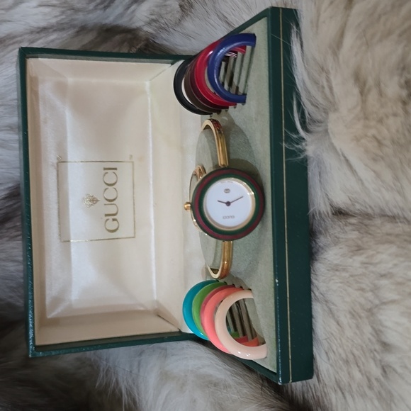 Gucci | Accessories | Gucci Vintage Interchangeable Bezel Watch ...